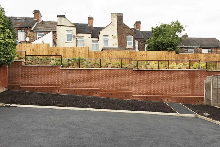 TURNER STREET RETAINING WALL | Leca UK